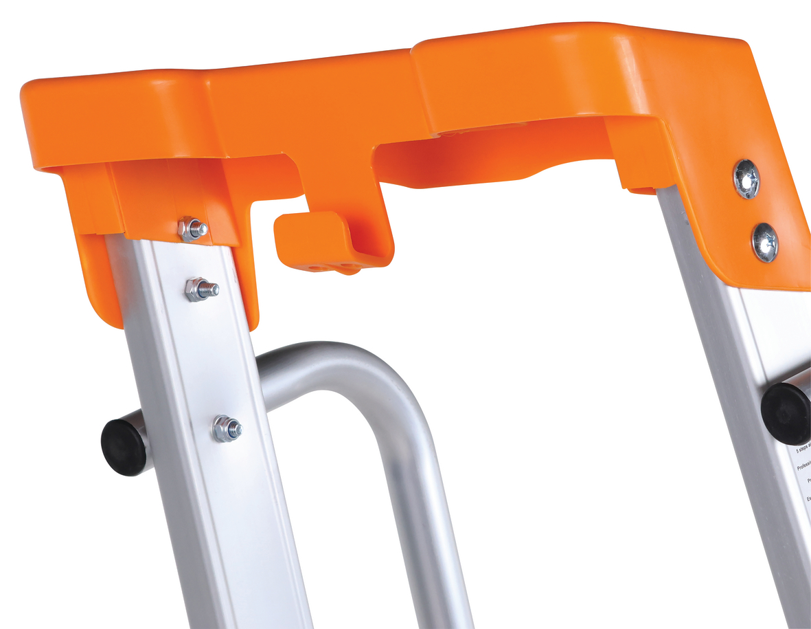 Escabeau professionnel aluminium avec rampe - Manutan Expert - Manutan.fr