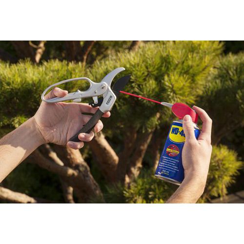 Produit multifonction spray double position WD-40 - Manutan.fr