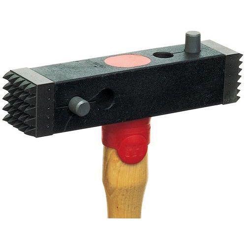 Boucharde à plaquettes - Manutan.fr