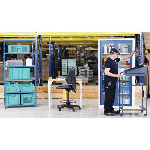 Pupitre d'atelier mobile - Couvercle sécurisé | Manutan Expert | Manutan.fr