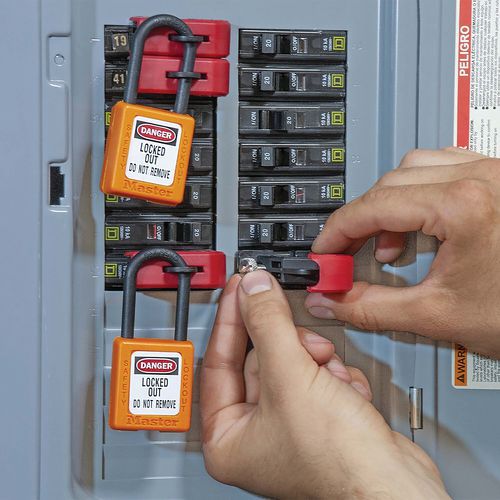 Bloque disjoncteur nº3821 - Master Lock - Manutan.fr